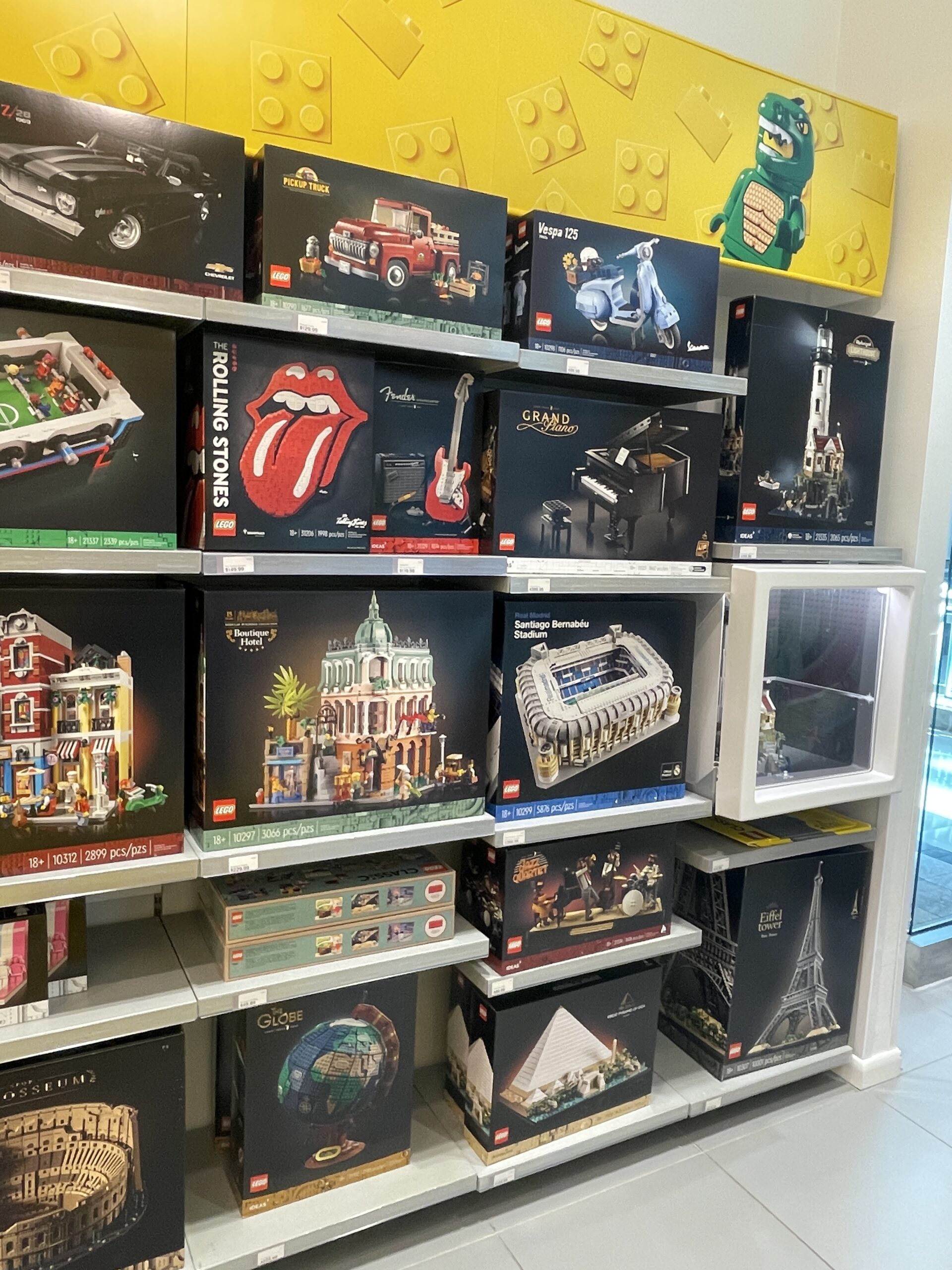 Brick Update – Archiving the History of the LEGO Retail Experience